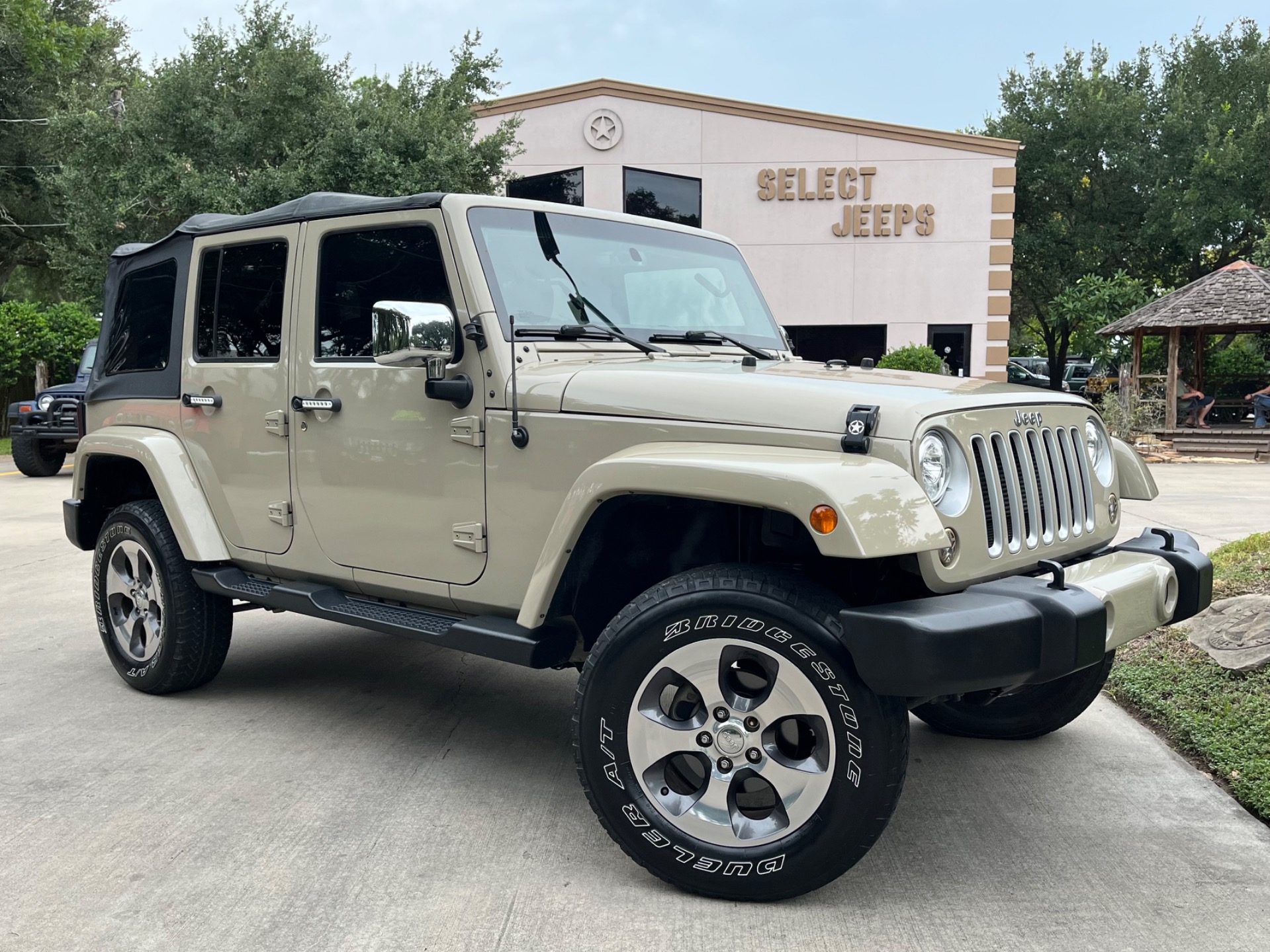 Used 2017 Jeep Wrangler Unlimited Sahara For Sale ($19,995) | Select ...